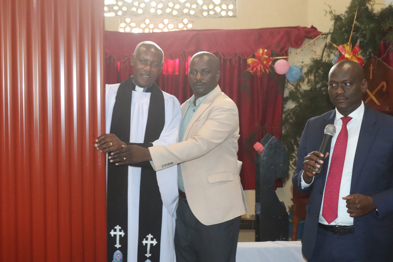 RUBANDA: Minister Musasizi Fulfills Pledge of 313 Iron Sheets to Muko ...